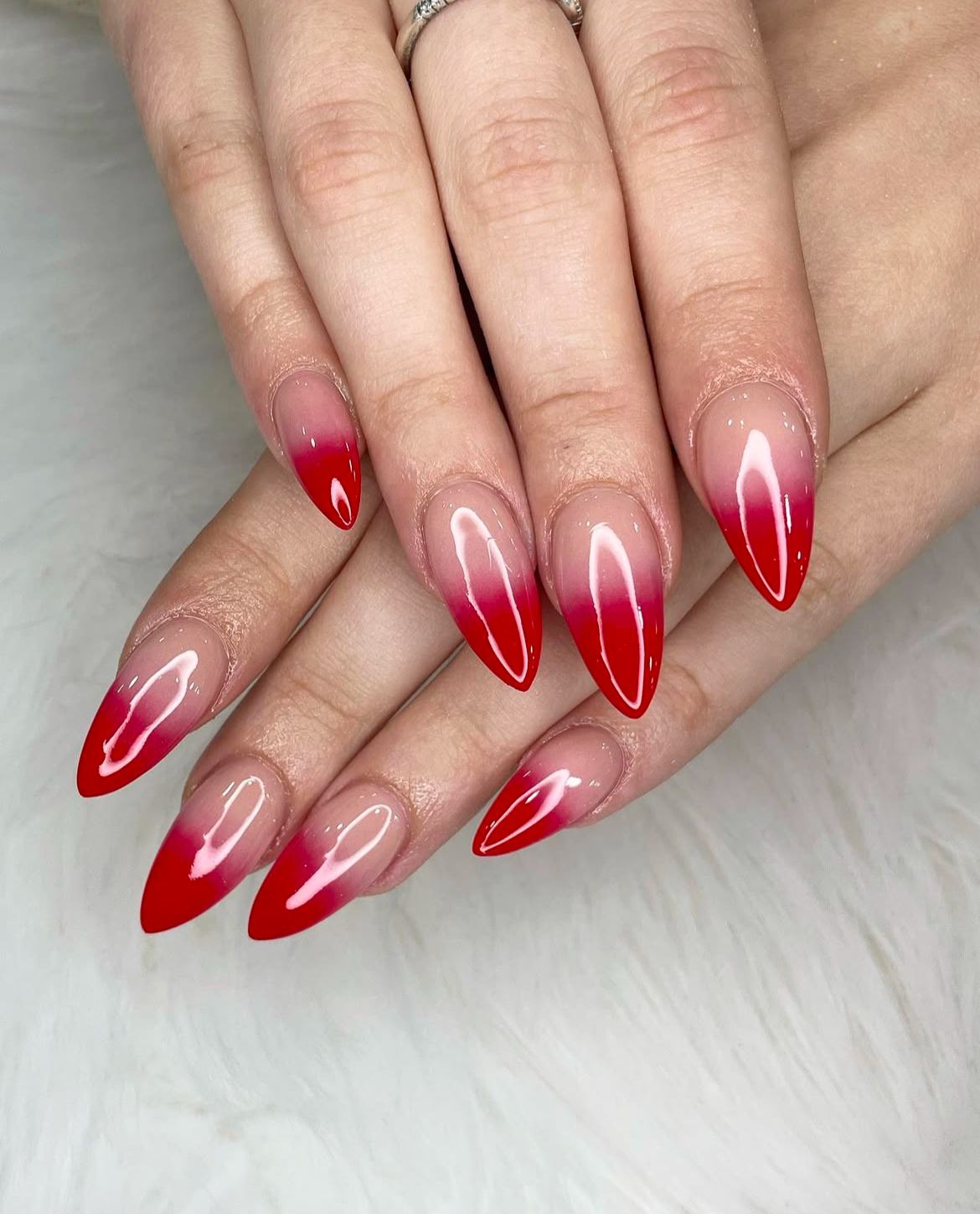 10 Nageldesign Rot Ideen für elegante und glamouröse Looks